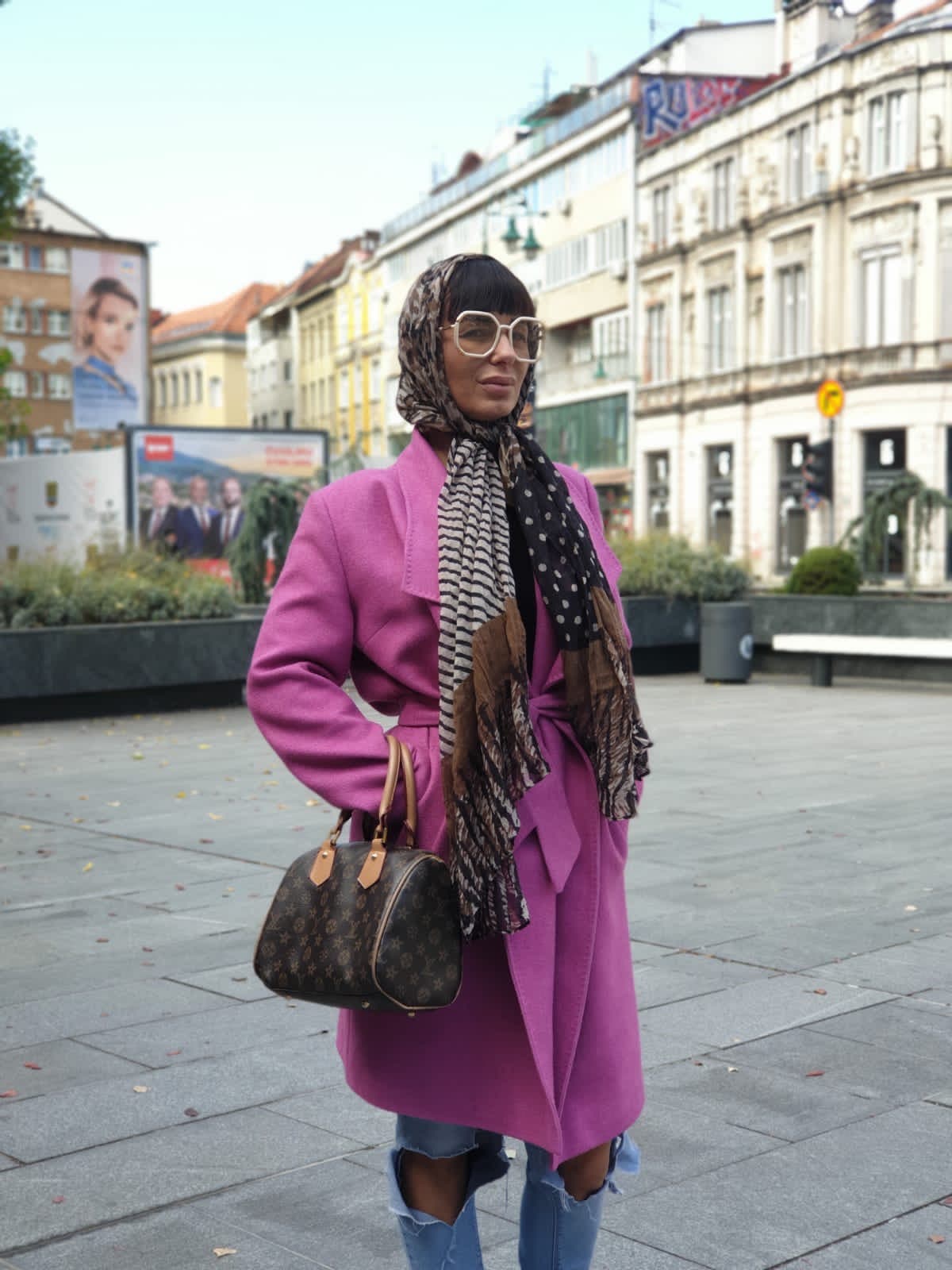 INFLUENSERKA S MEMOM U RAZGOVORU: Ulazi li Lela Lexilium u politiku?