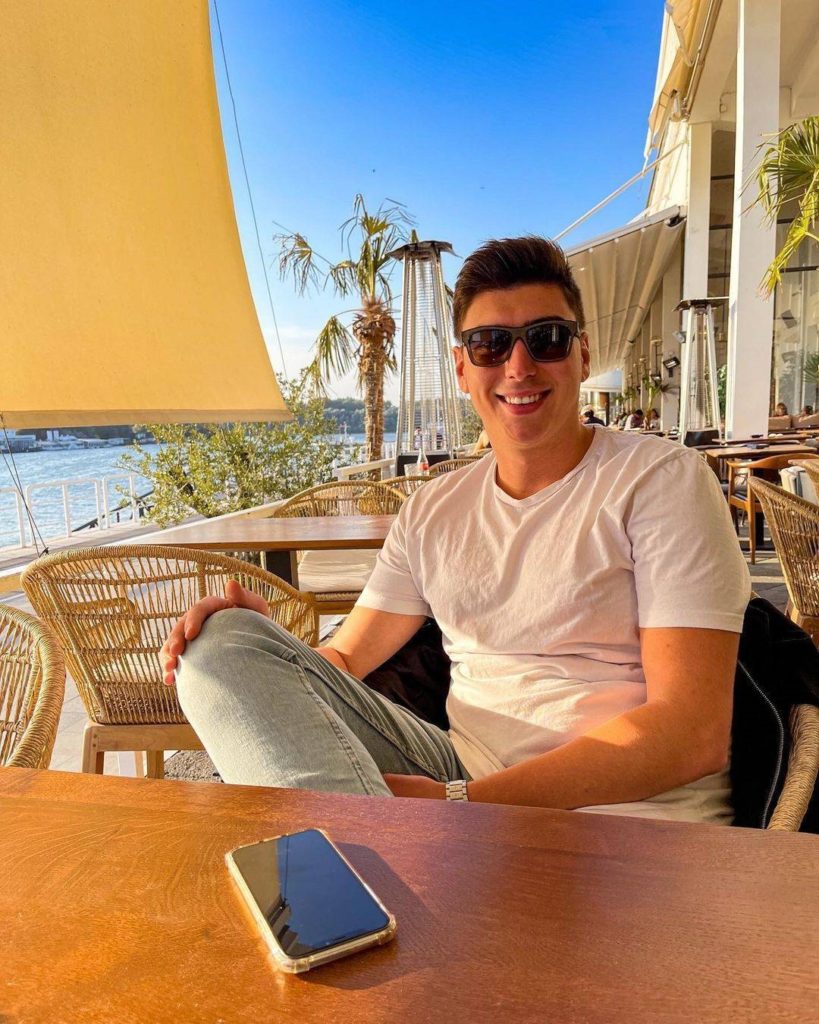 MAHIR MULALIĆ ODSELIO U BEOGRAD: Zašto je napustio rodnu Gračanicu?