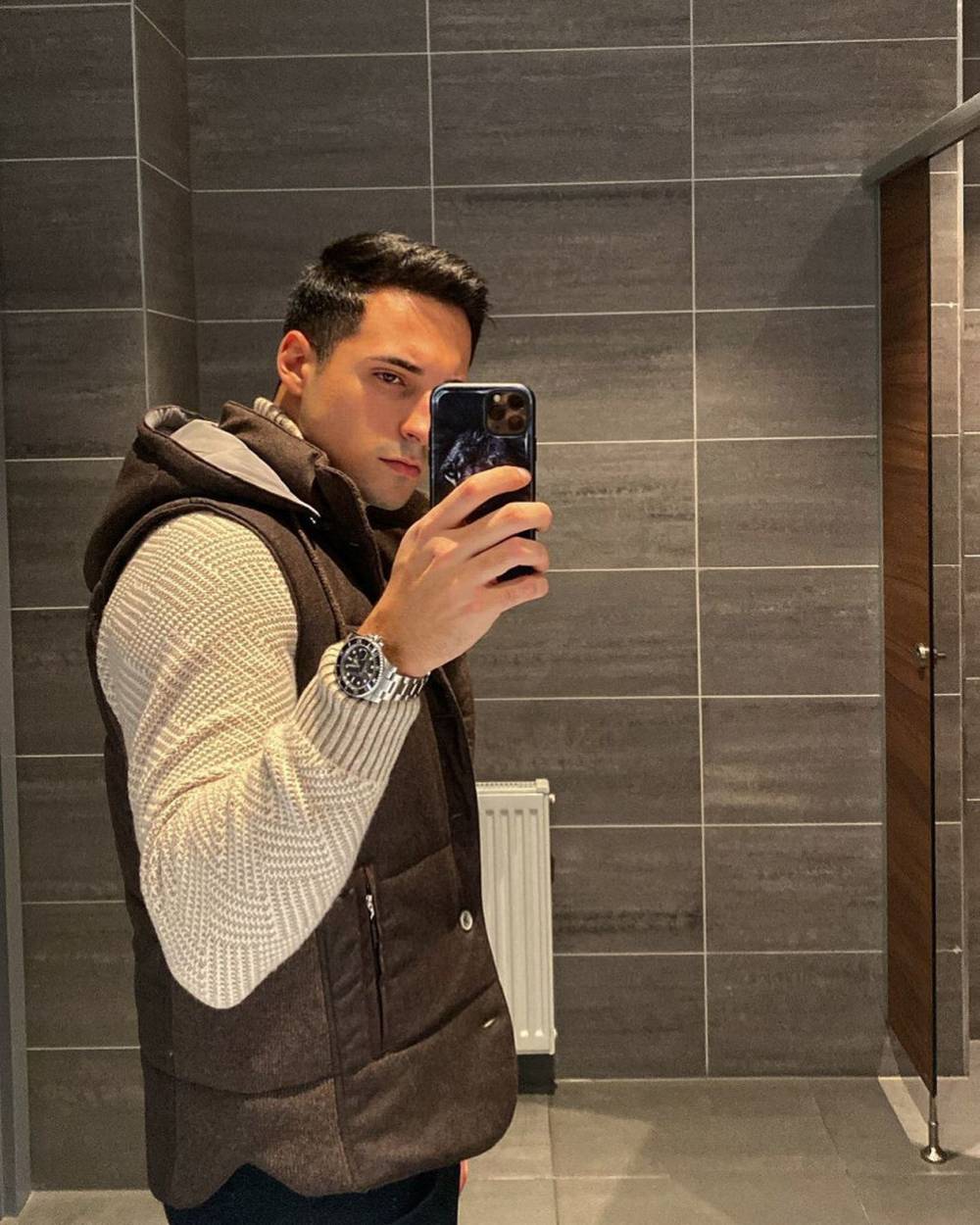 ŠTA SE DESILO SA ONIM LJEPOTANOM? Sin Dragane Mirković izgleda potpuno ...