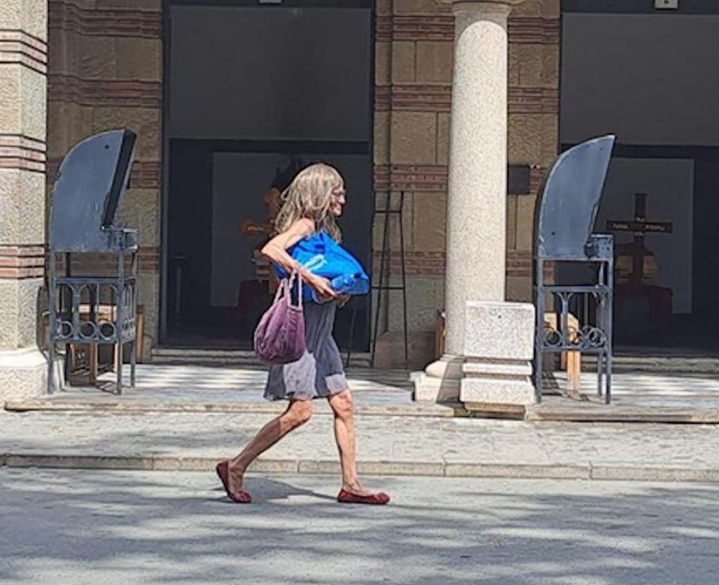 Snimljena kako ulazi u zgradu Pink televizije: Bebi Dol bila hit "Farme ...