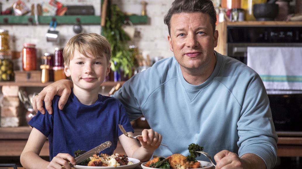 Legendarni kuhar Jamie Oliver: Sin ide mojim stopama, nikad nije prerano...