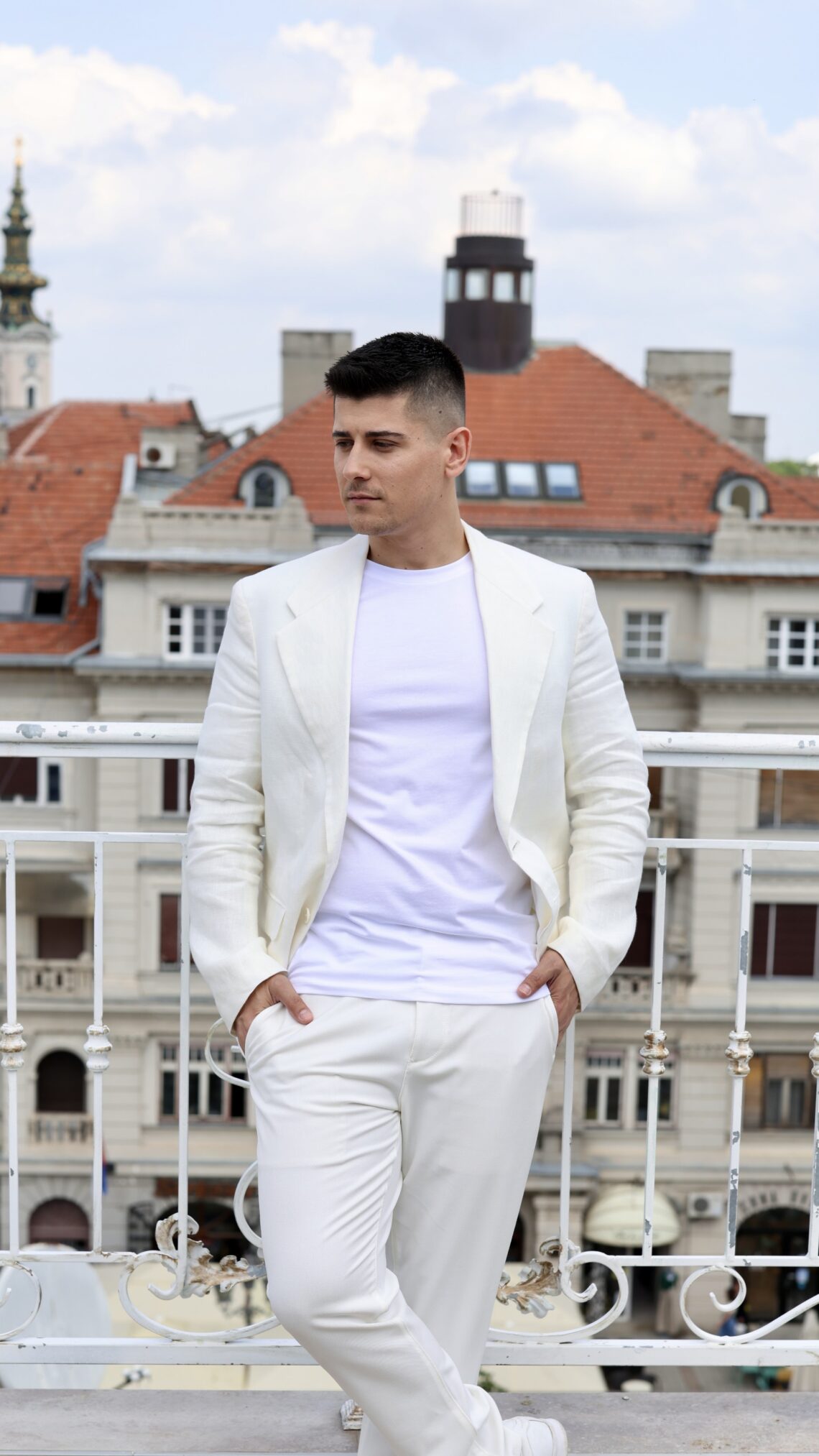 Armin Dedić ima novi hit: Poznata glumica u zagrljaju miljenika žena...